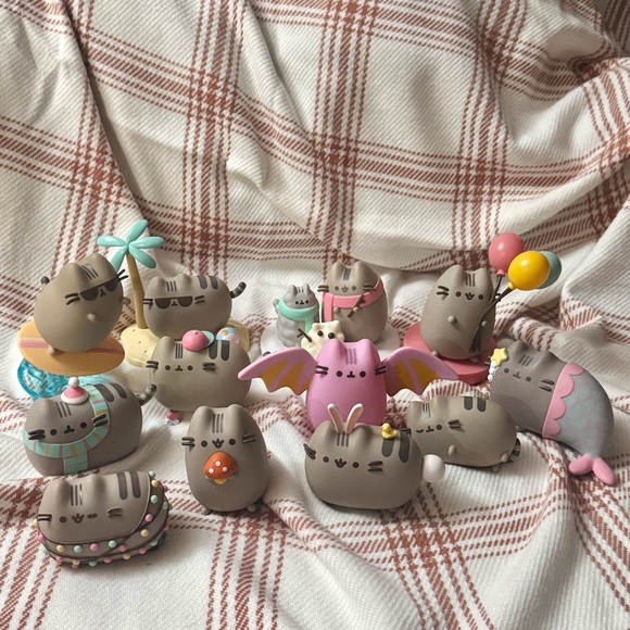 Pusheen | Toys | Pusheen Box Exclusive 2 Collective Figurines Bat ...